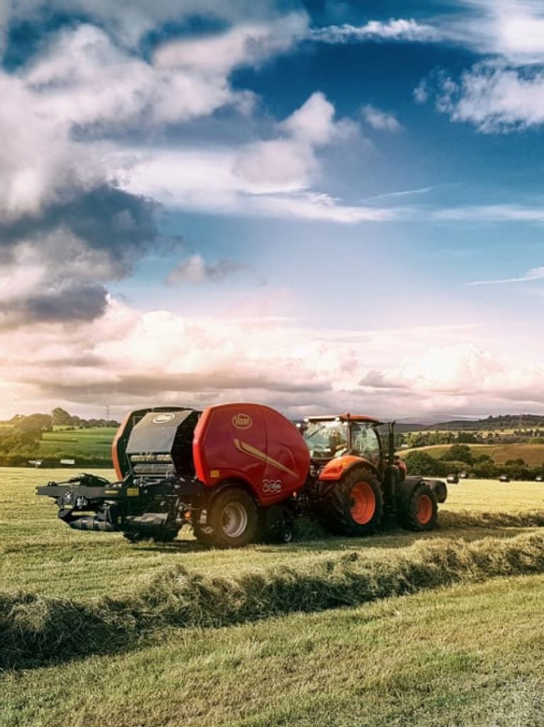 Vicon FastBale non-stop fixed chamber baler-wrapper combination ...